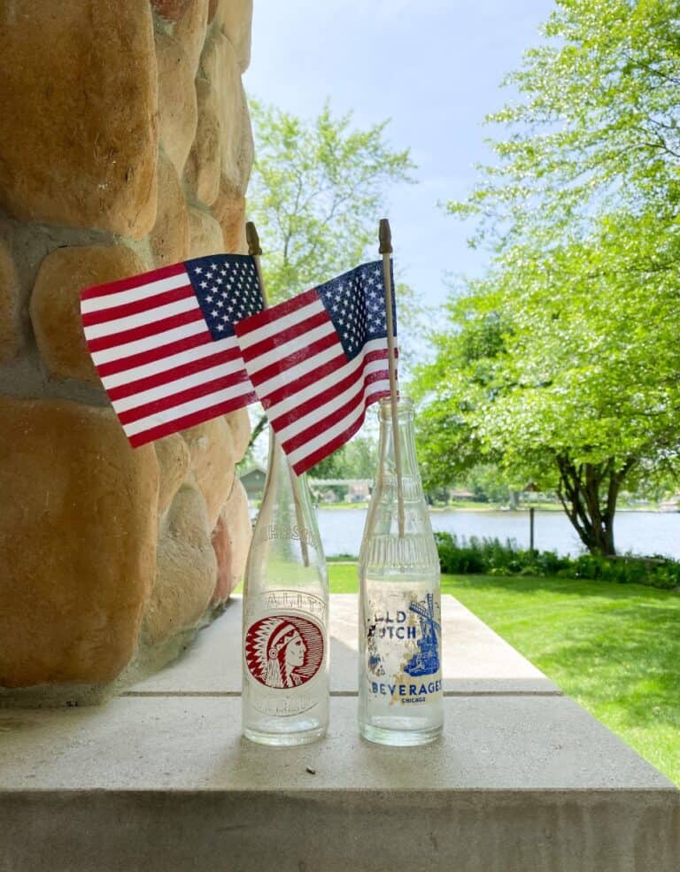 Easy and Simple Vintage Ideas for Patriotic Decorating | Living Large ...