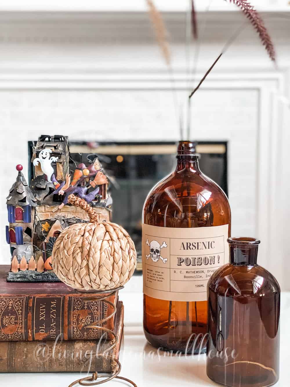 Spook-Free Zone: How to Create a Neutral Halloween Look for Your Home ...